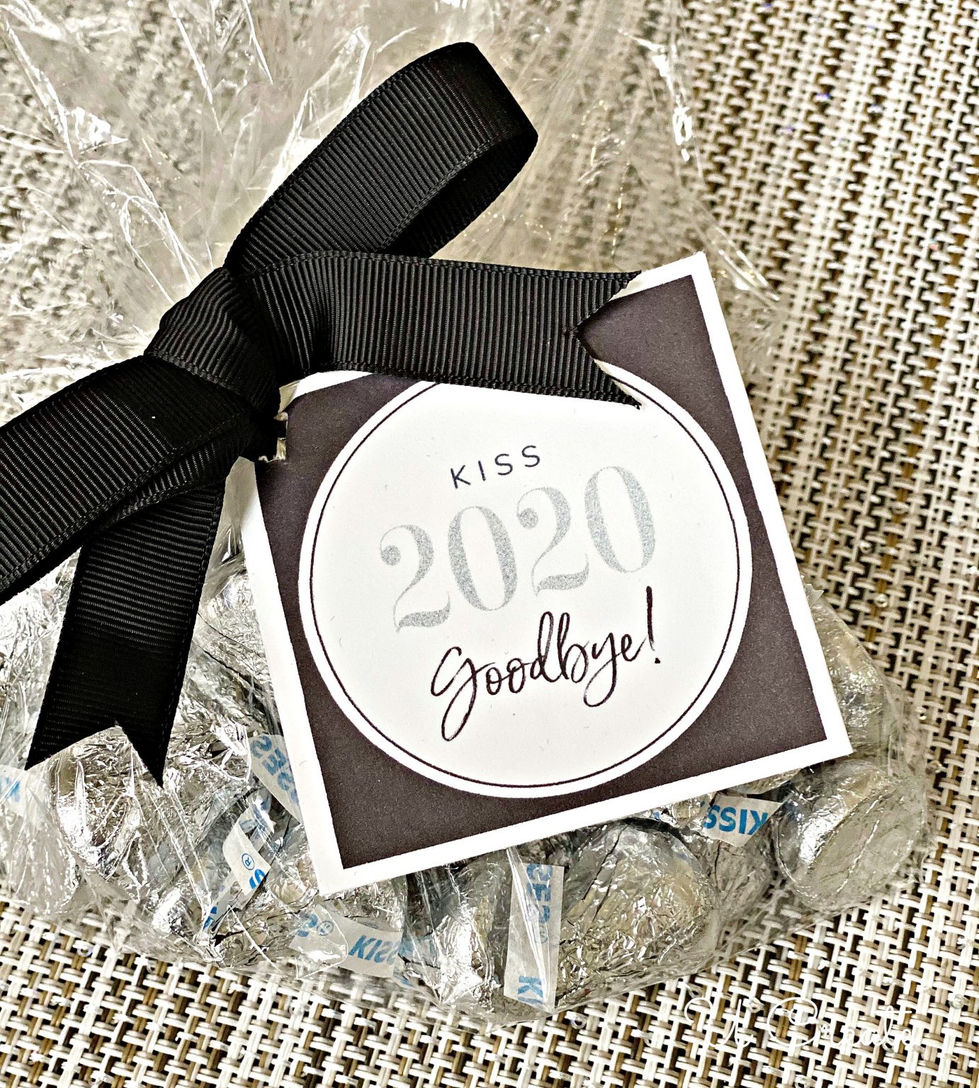 Kiss The Year Goodbye New Years Eve Printable Tags - U Create